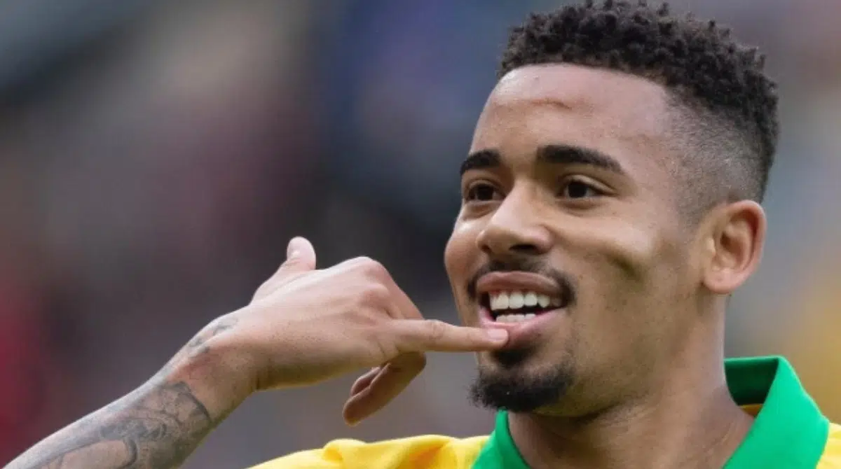 Gabriel Jesus mostra ensaio newborn de sua recém-nascida: “princesa”