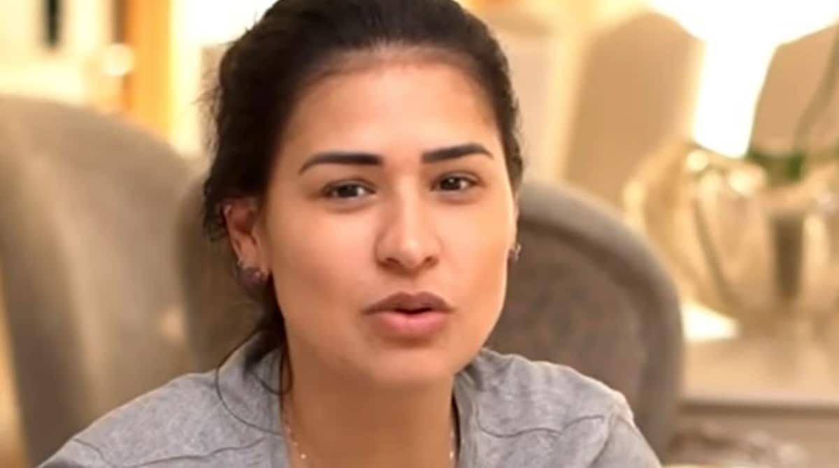 Simone mostra sua bebê com nova babá e explica a saída da outra