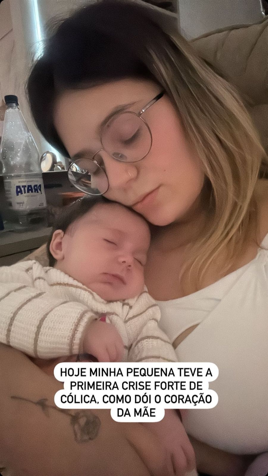 Viih Tube posa com sua bebê e mostra nova mansão pela 1ª vez