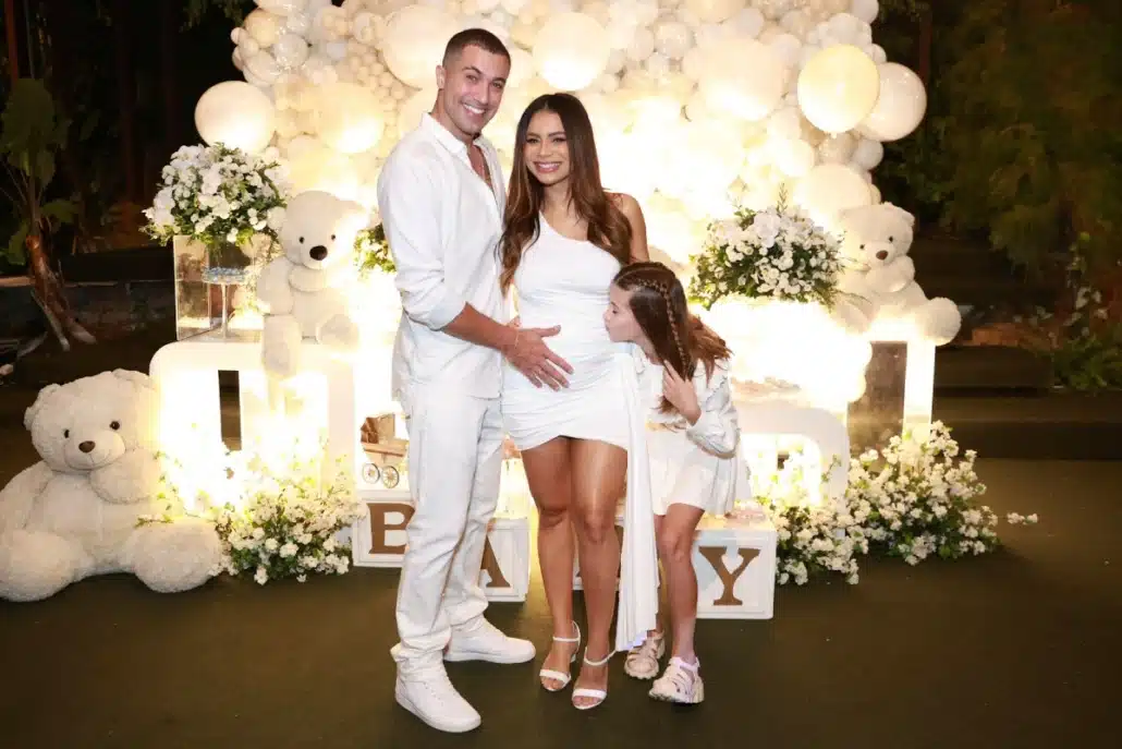 Lexa faz lindo chá revelação e diz se é menino ou menina