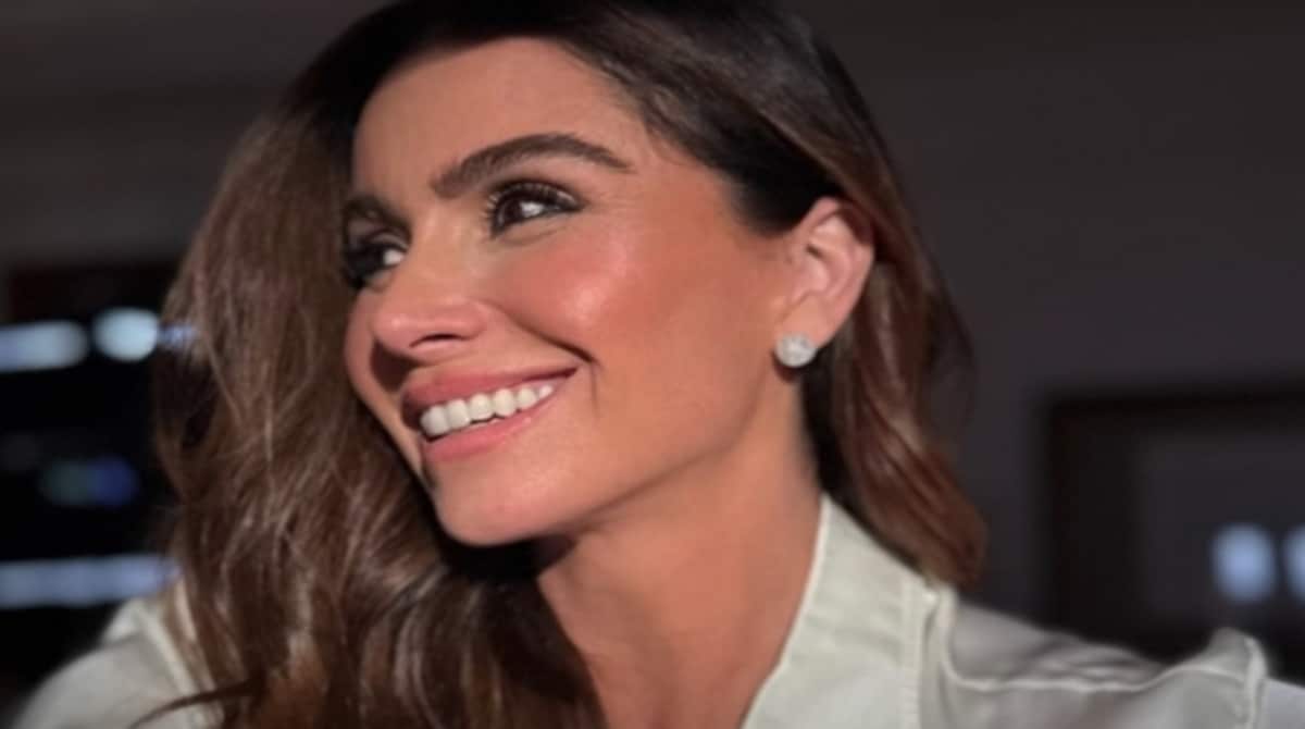 Giovanna Antonelli surge com as gêmeas em Angra dos Reis