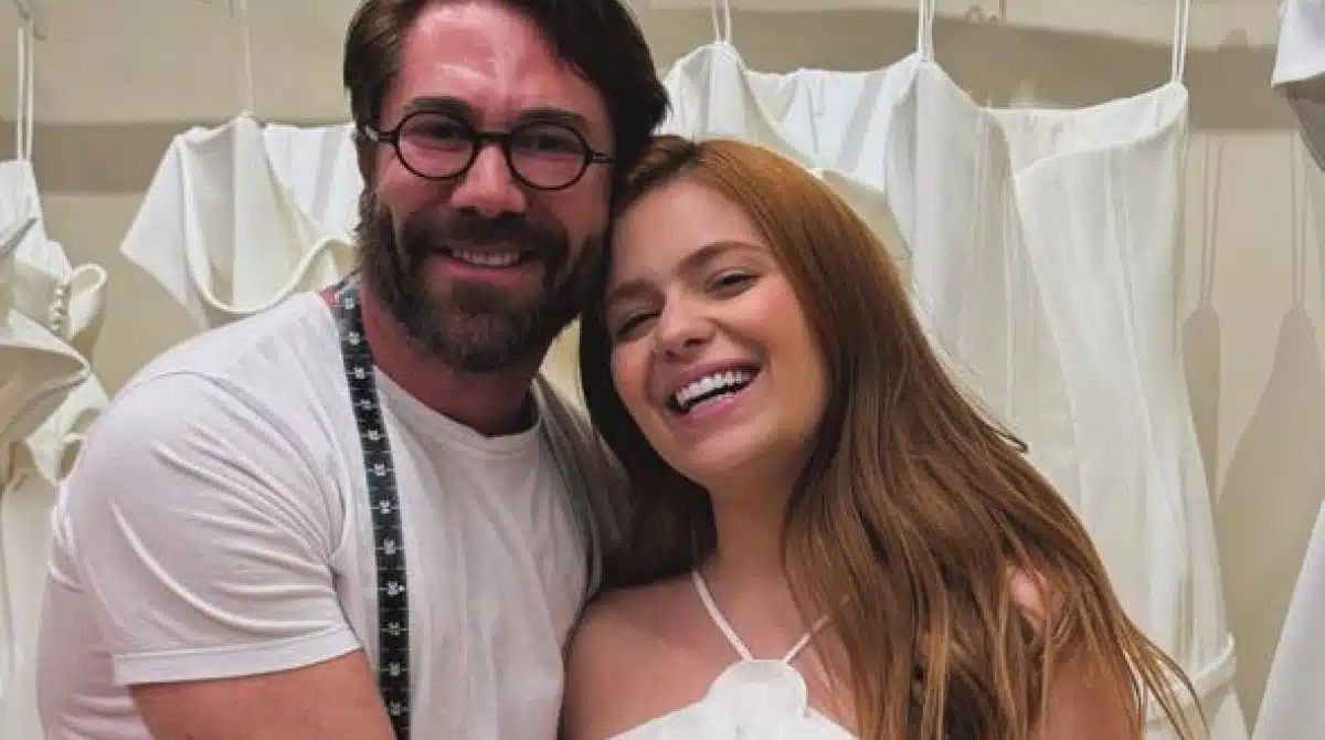 Viih Tube posa com filha no ateliê e revela vestido de noiva