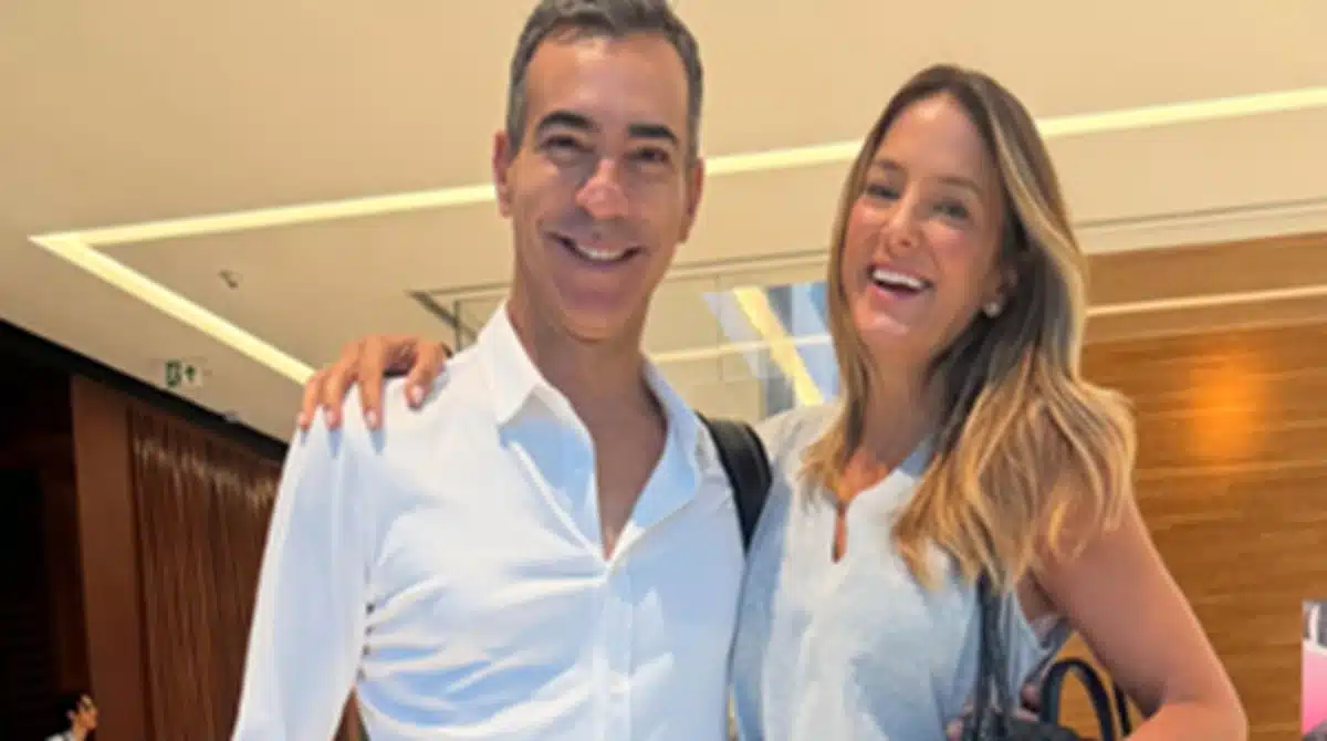 Tici exibe festa de aniversário da filha com César Tralli na escola