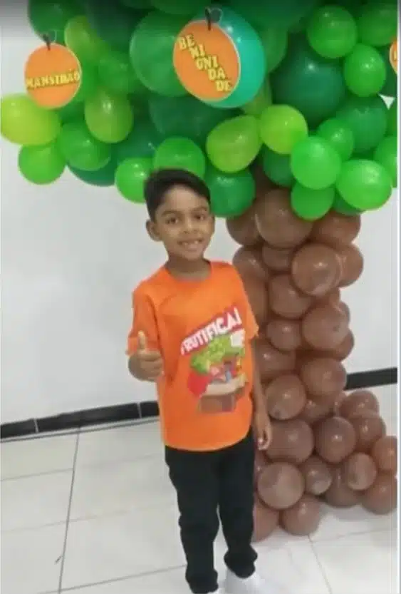Mulher que tirou vidas de irmãos com ovo de Páscoa envenenado fala